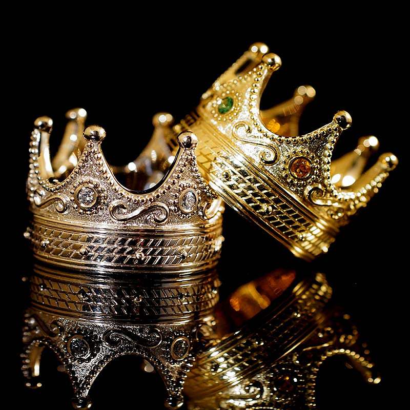 Knossi Ringe mit Krone aus Gelbgold und Weißgold